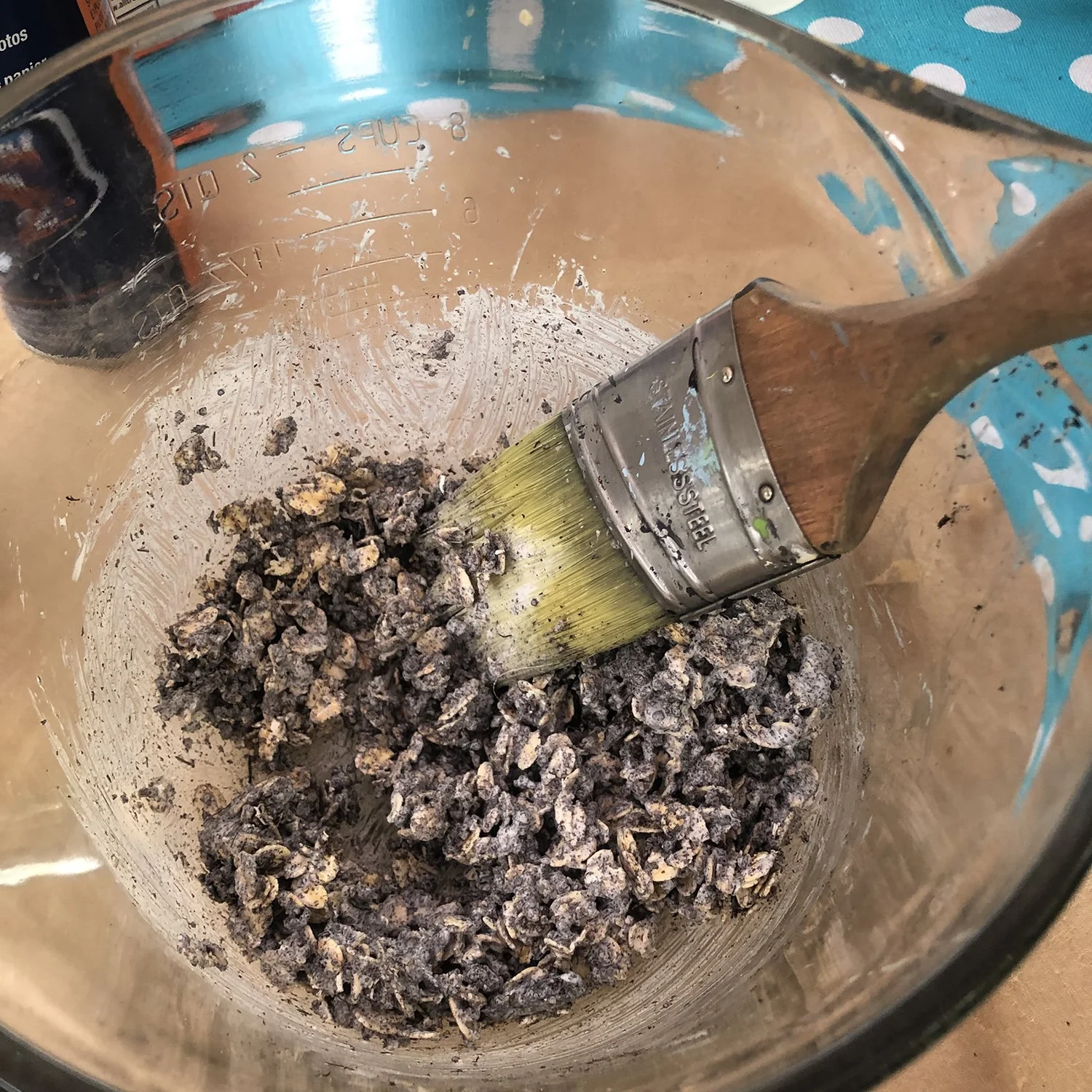 How To Make an Easy DIY Witch Cauldron for Halloween — ila and alice