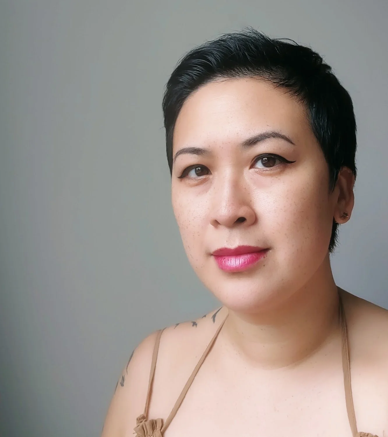 about — mimi khúc