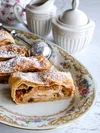 Jabolčni štrudelj — Slovenian Kitchen