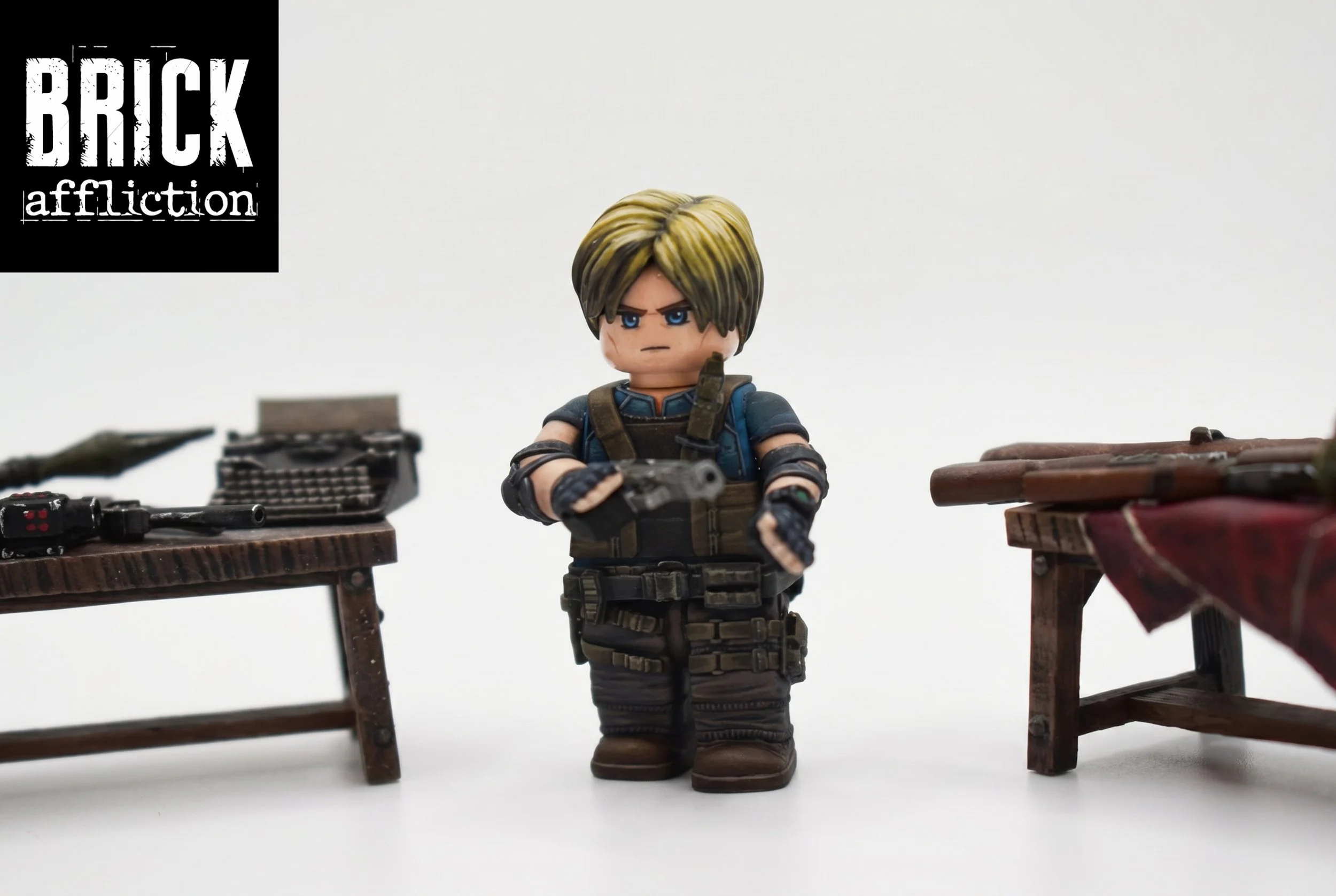 Fully Painted RE4 Remake Leon Set with Weapon Cache — Brick Affliction