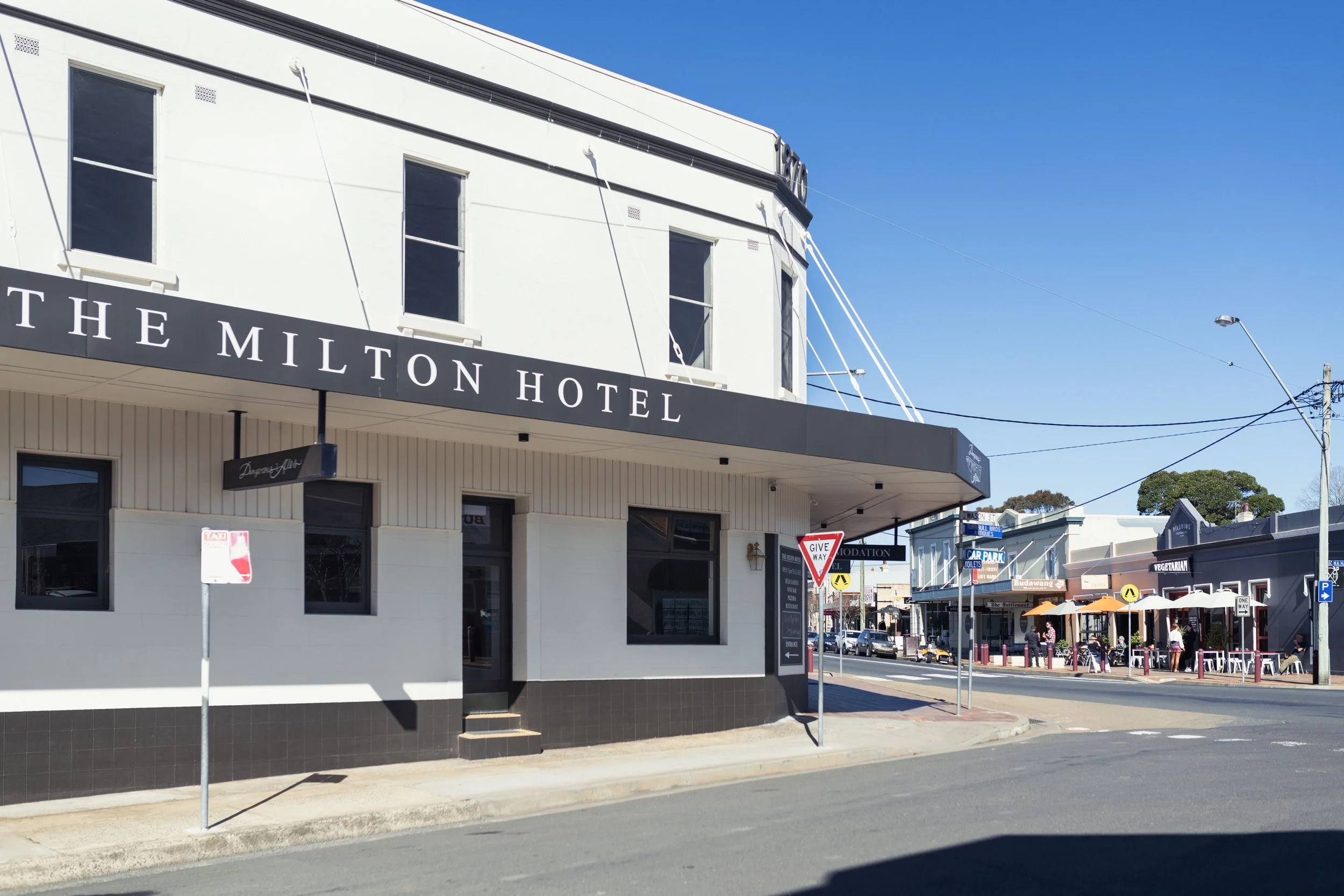 Contact — The Milton Hotel - House of Dangerous Ales