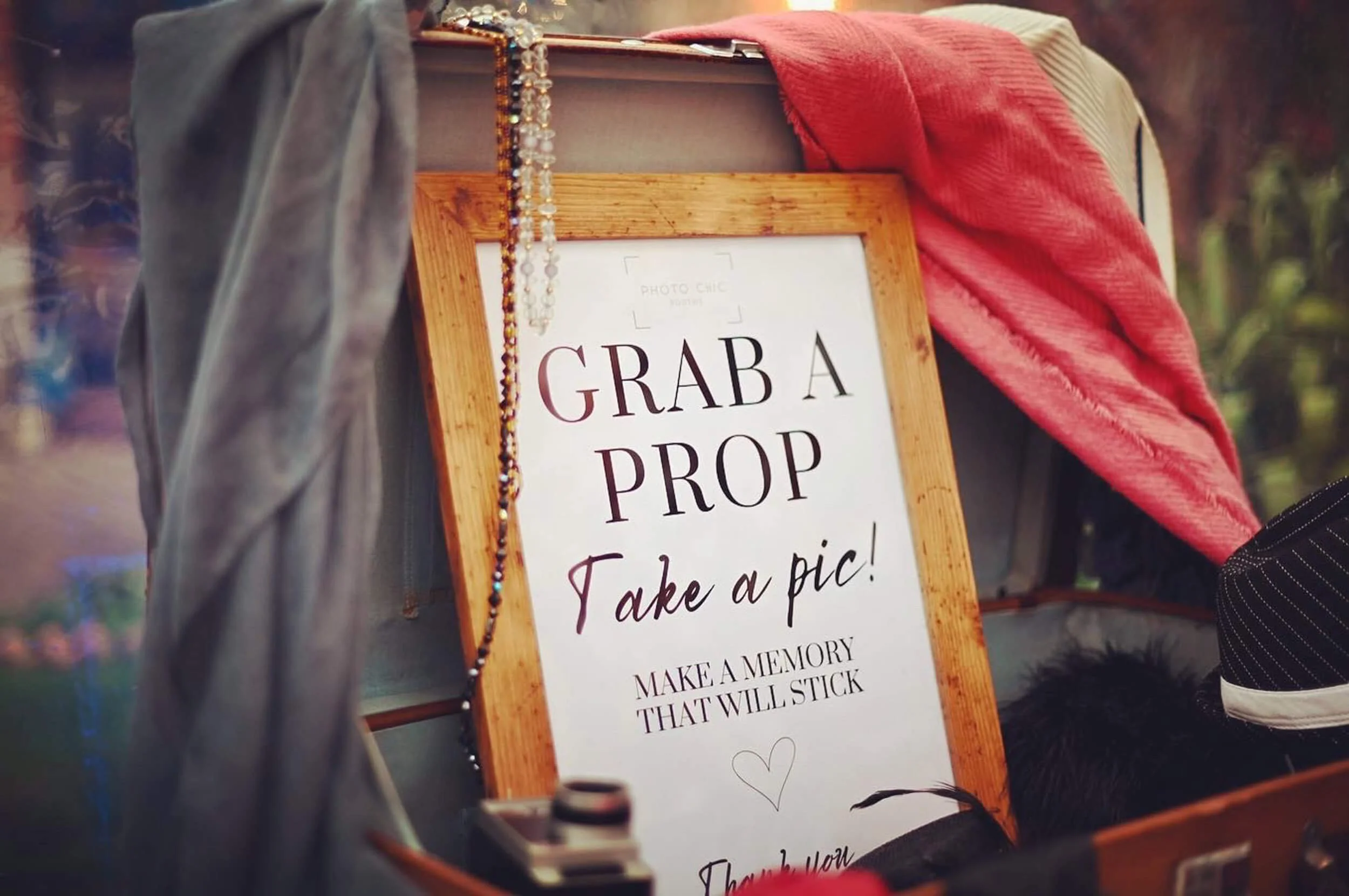 Photo Booths | Luxury Vintage Photo Booth Rental Services | Photo Chic Booths