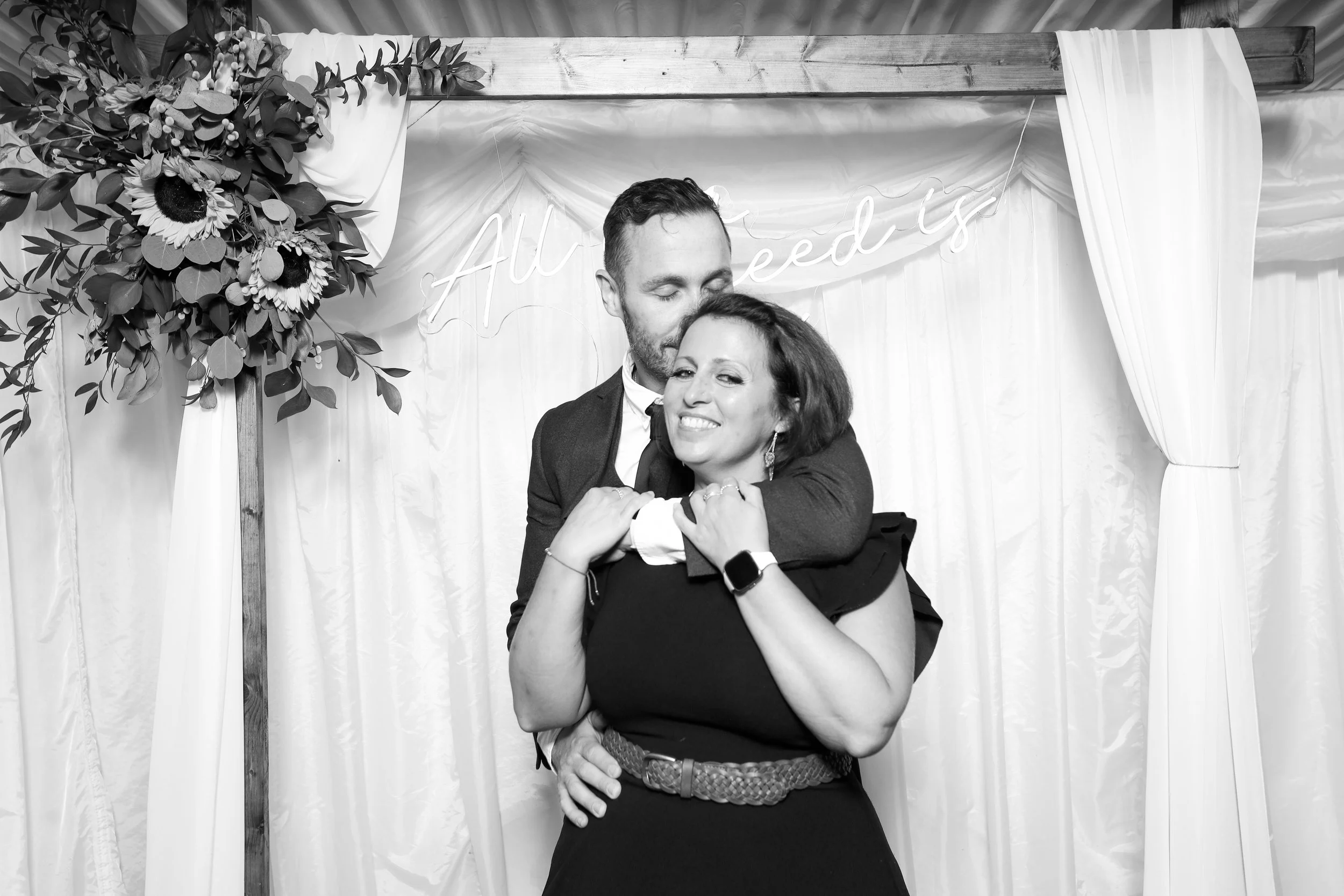 The Best Photo Open-Air Photo Booths For Parties | Photo Chic Booths — CHIC VINTAGE PHOTO BOOTH HIRE