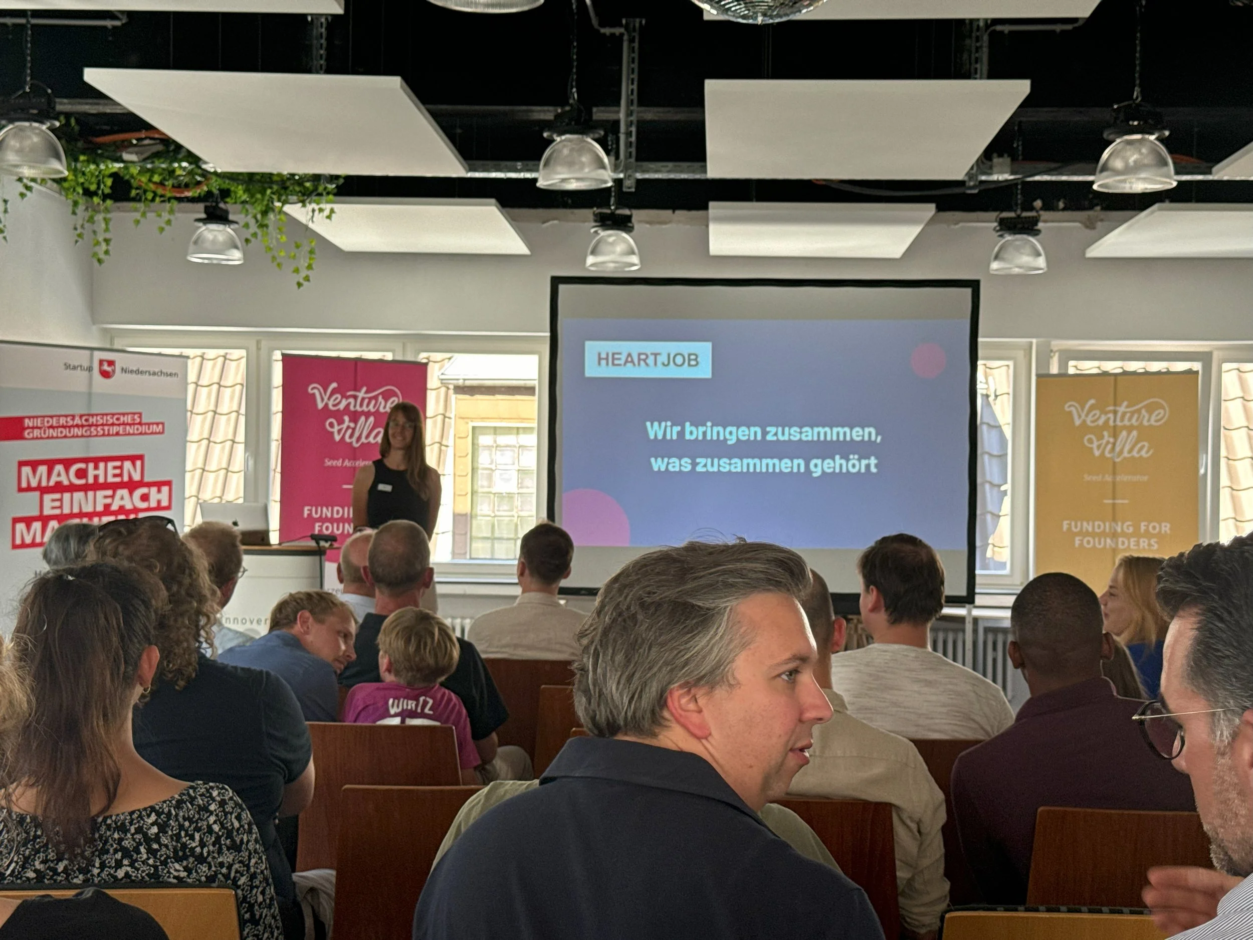 VentureVilla - Batch #15 - DemoDay — FUTUR X – Innovation as a service