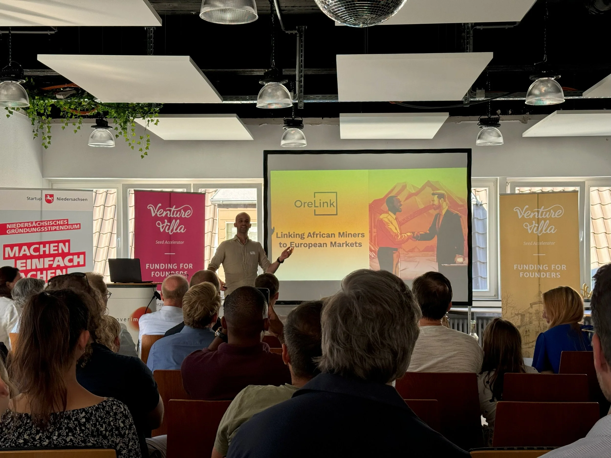 VentureVilla - Batch #15 - DemoDay — FUTUR X – Innovation as a service