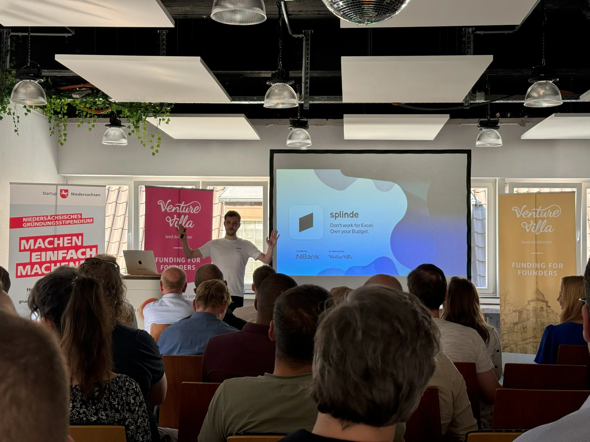 VentureVilla - Batch #15 - DemoDay — FUTUR X – Innovation as a service