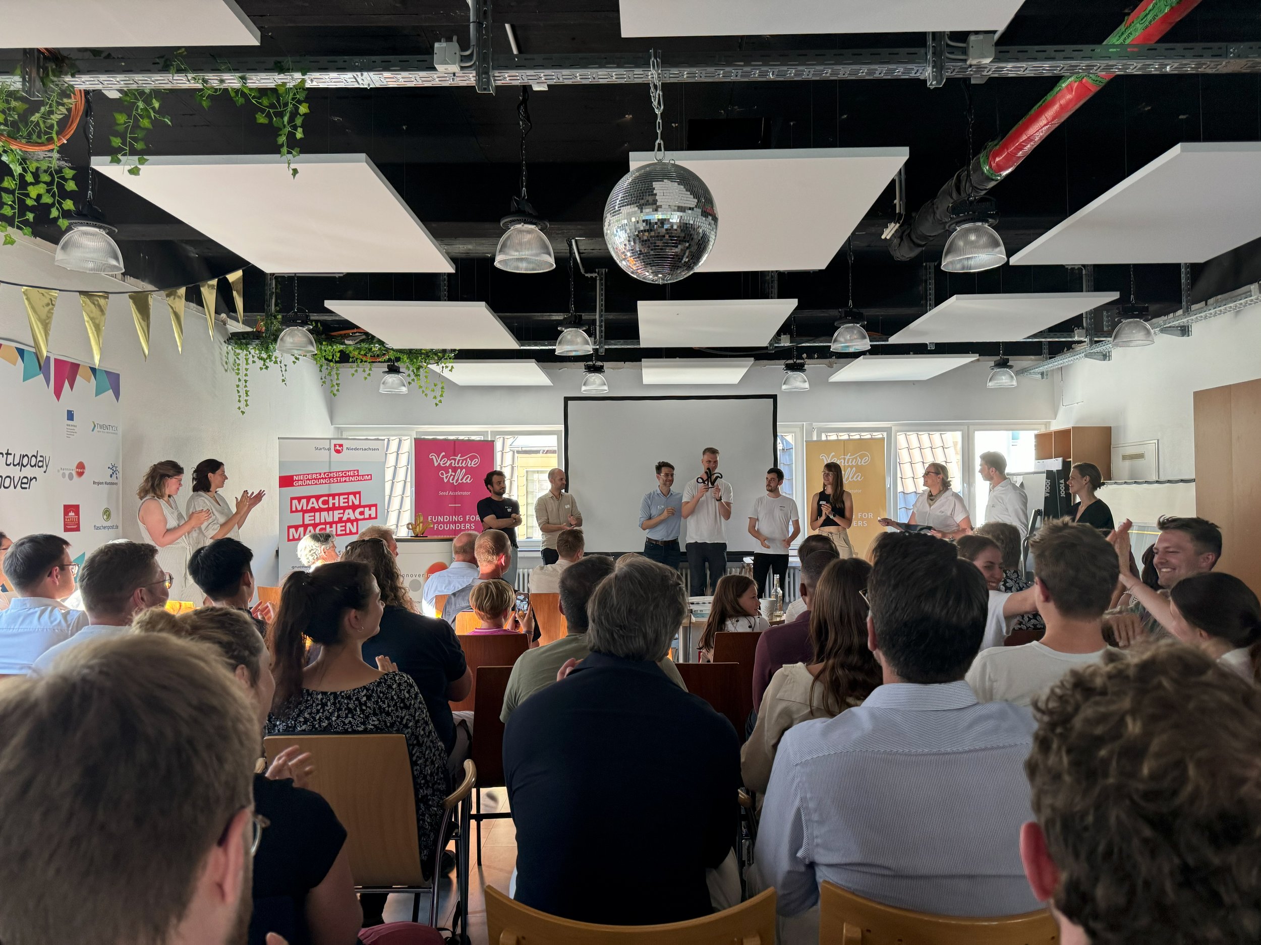 VentureVilla - Batch #15 - DemoDay — FUTUR X – Innovation as a service