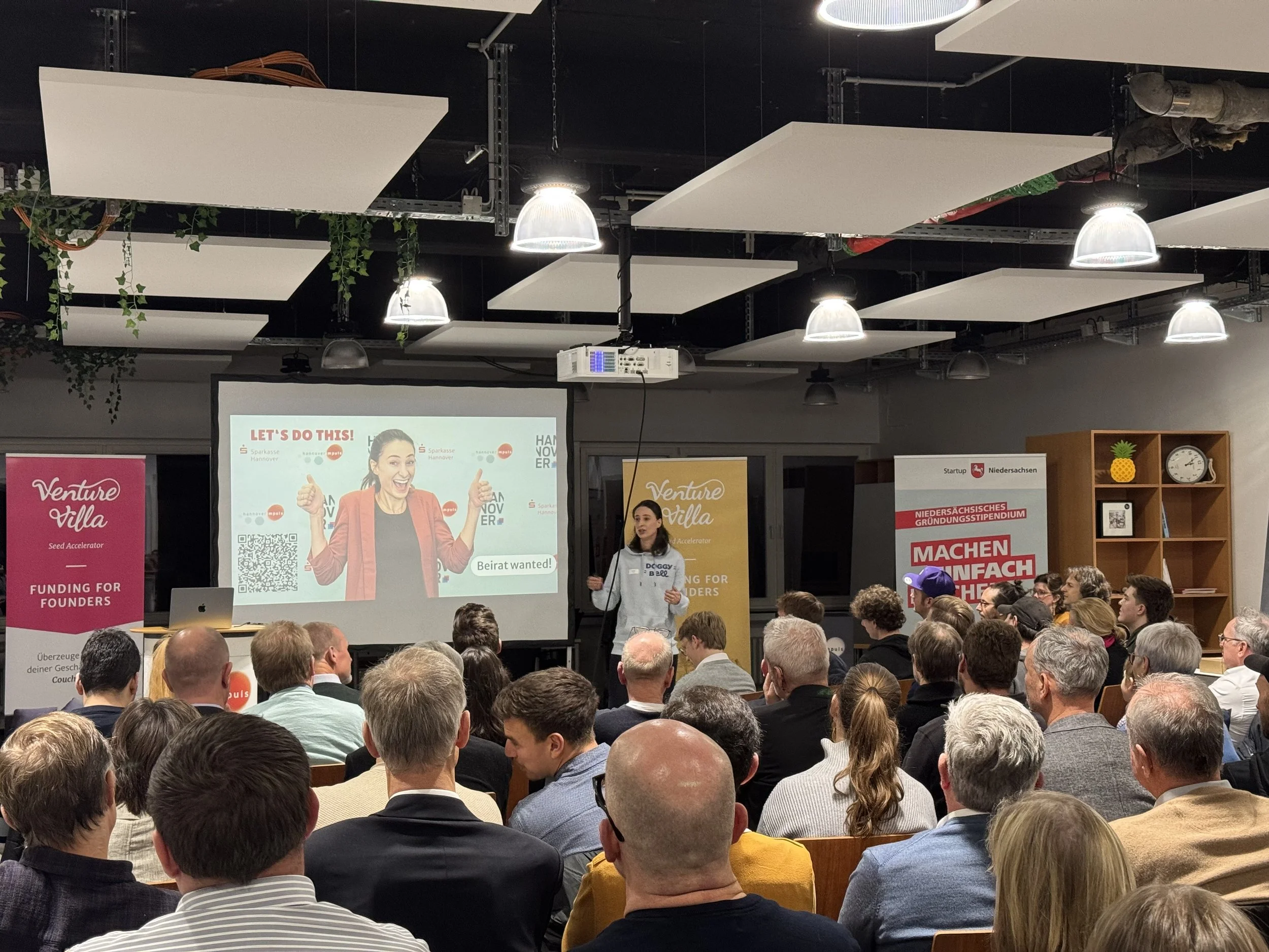 Volles Haus beim VentureVilla DemoDay Batch #16 — FUTUR X – Innovation ...