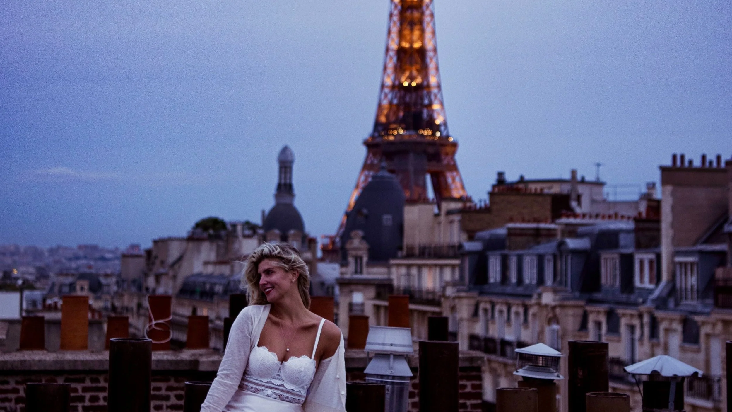 Anna Kloots- Writer. NYT Bestselling Author - American living in Paris.