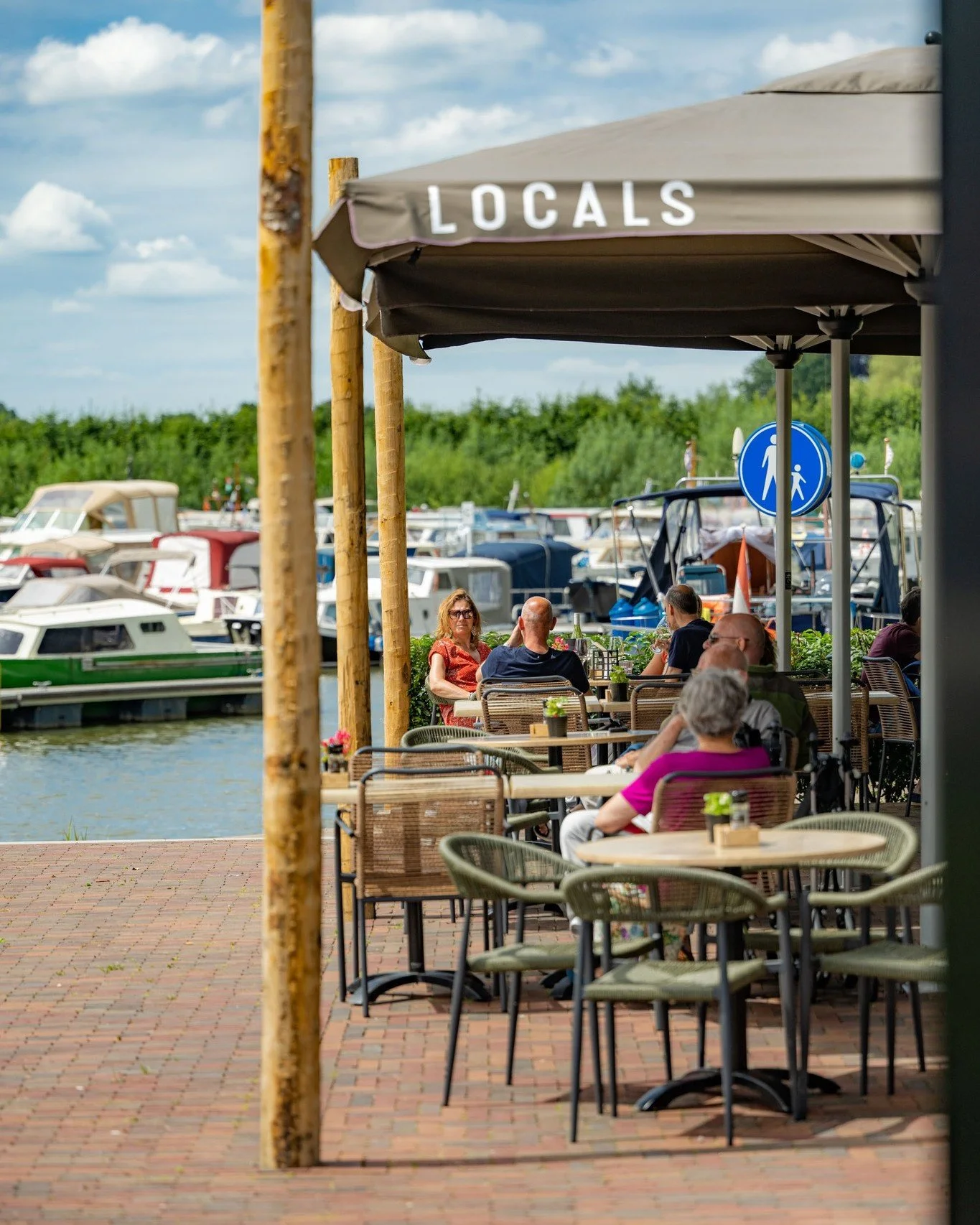 Restaurant Locals Eten & Drinken