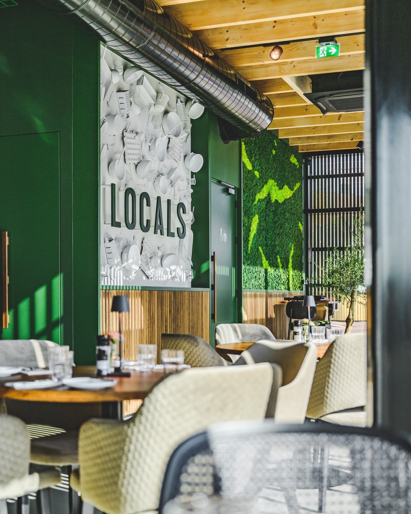 Menu — Restaurant Locals Eten & Drinken