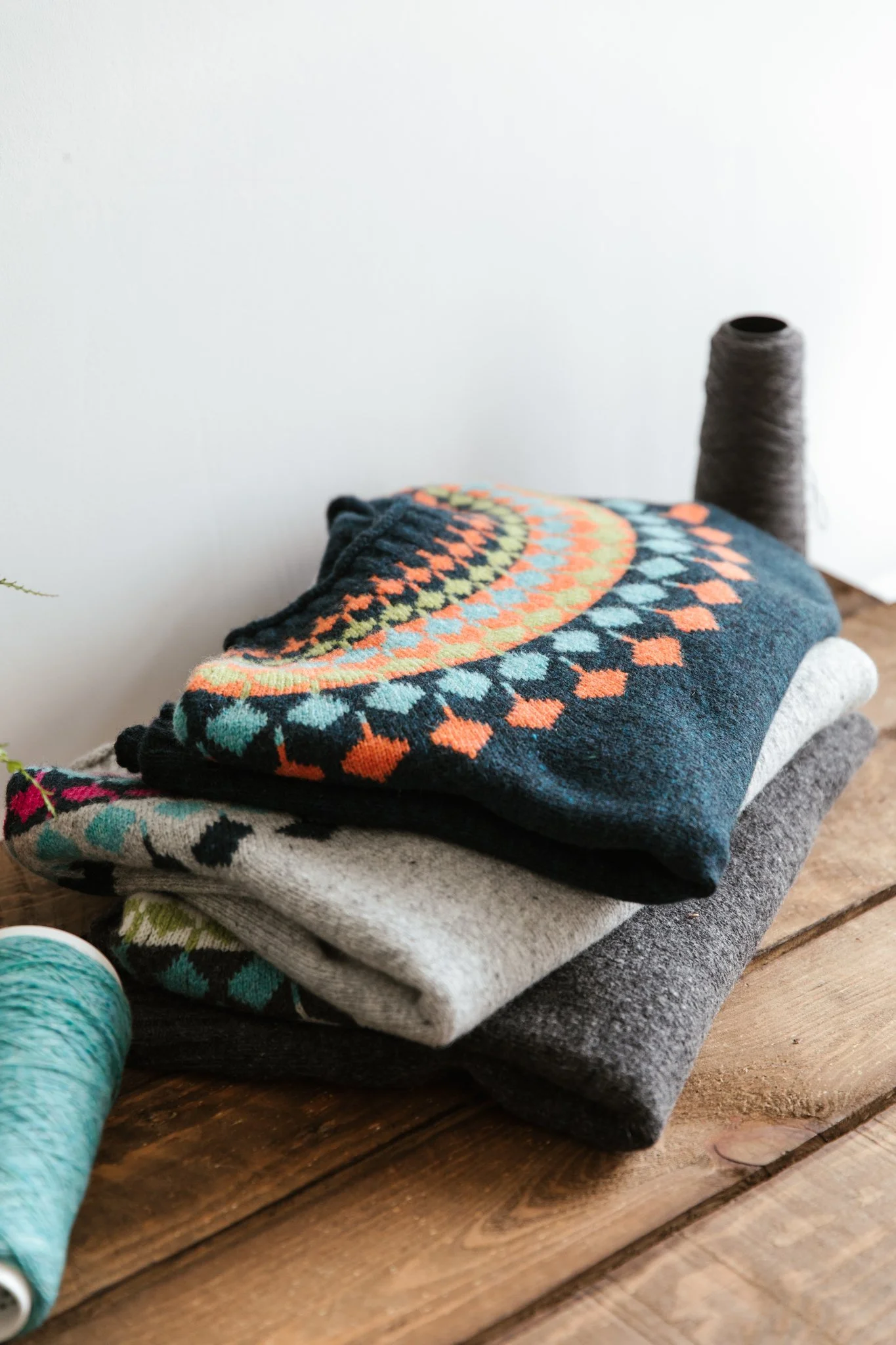 Three modern machine knitting patterns
