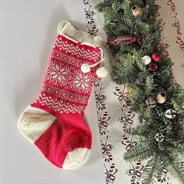 Easy Christmas gifts to machine knit now