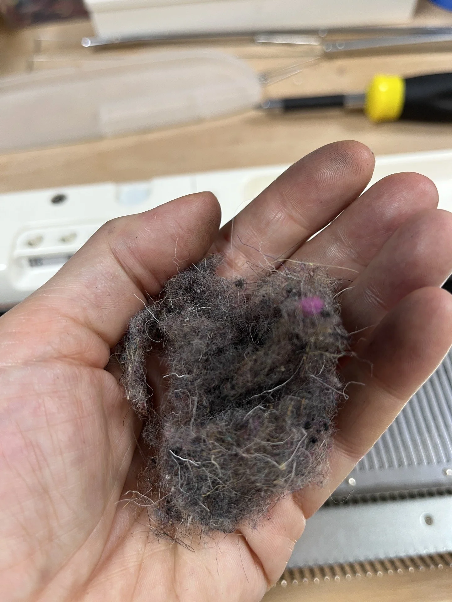How to spring clean your knitting machine in 7 simple steps