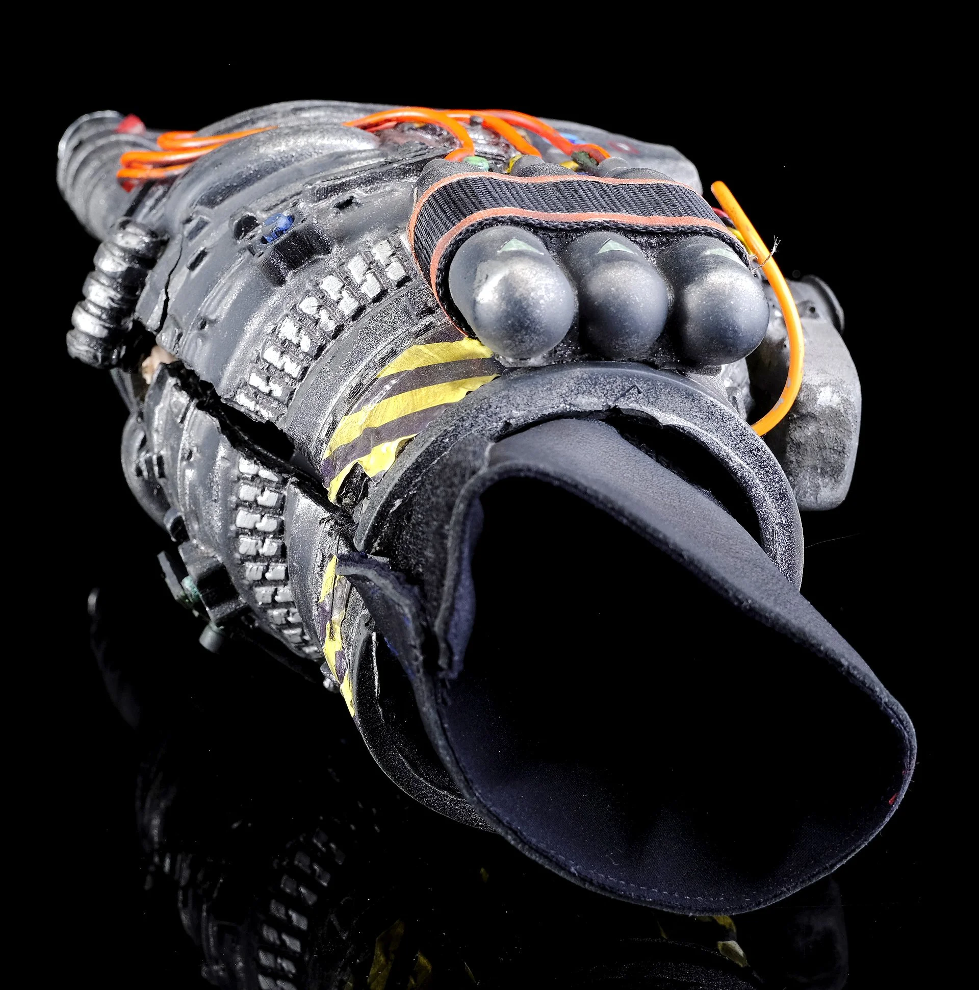 Proton Snare Glove — The Ghostbusters Reference Library
