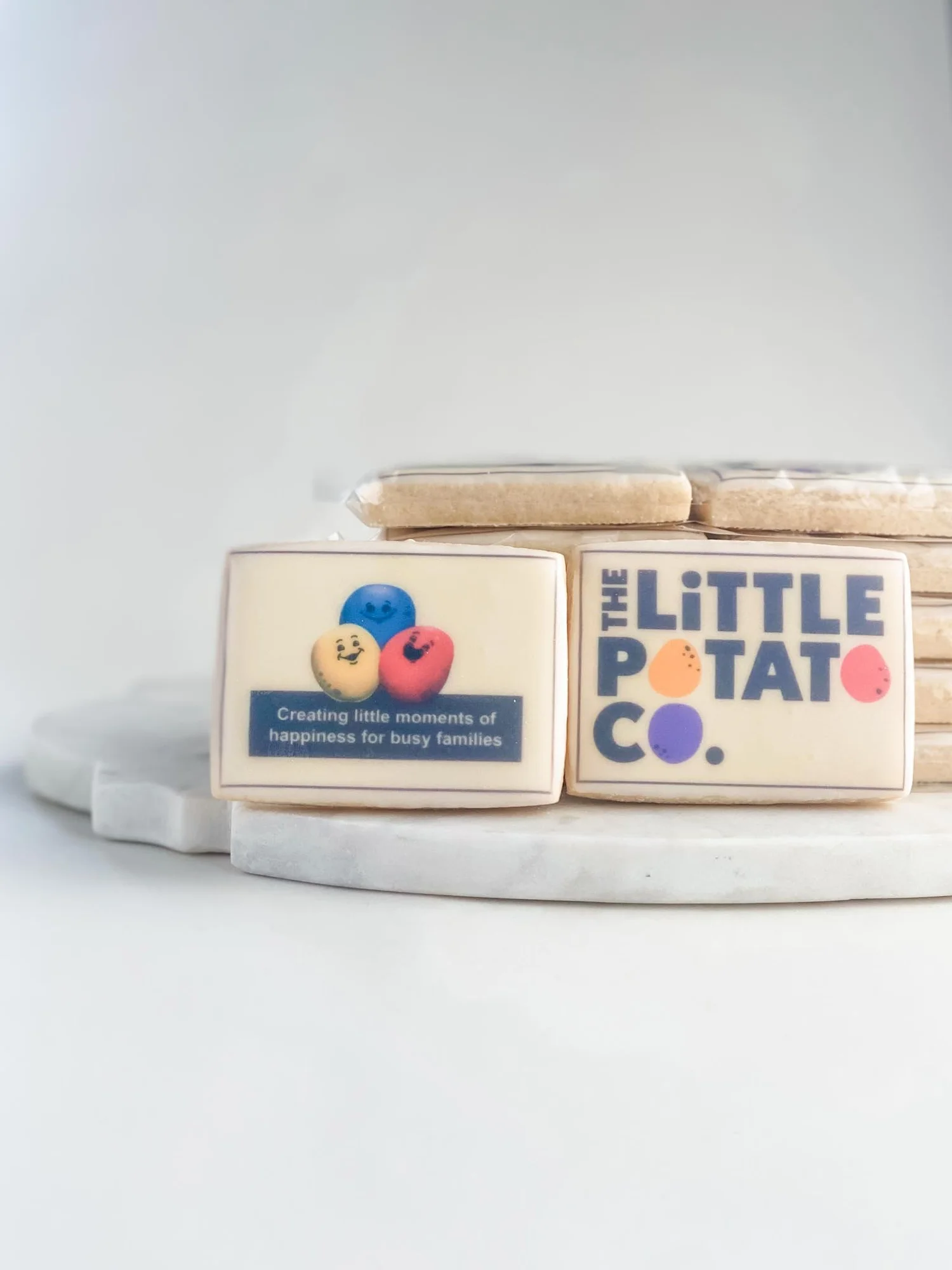 Custom Medium Grad Cookie | Graduation Party Favours Canada — A Worthy ...