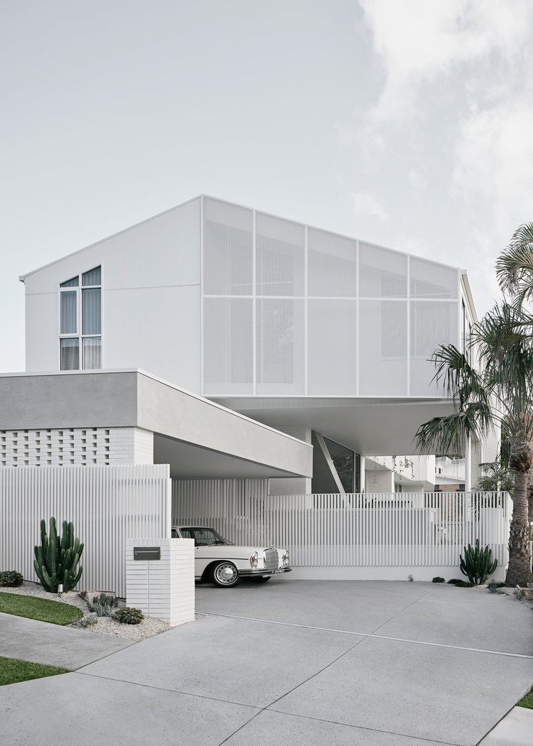 VANTAGE — Studio Yugen