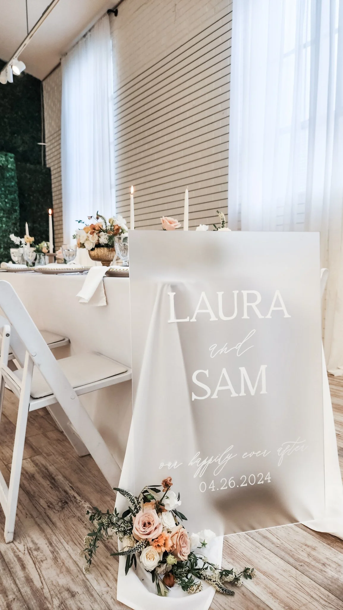 Acrylic Wedding Signage: The Perfect Touch for Your Modern Romantic ...