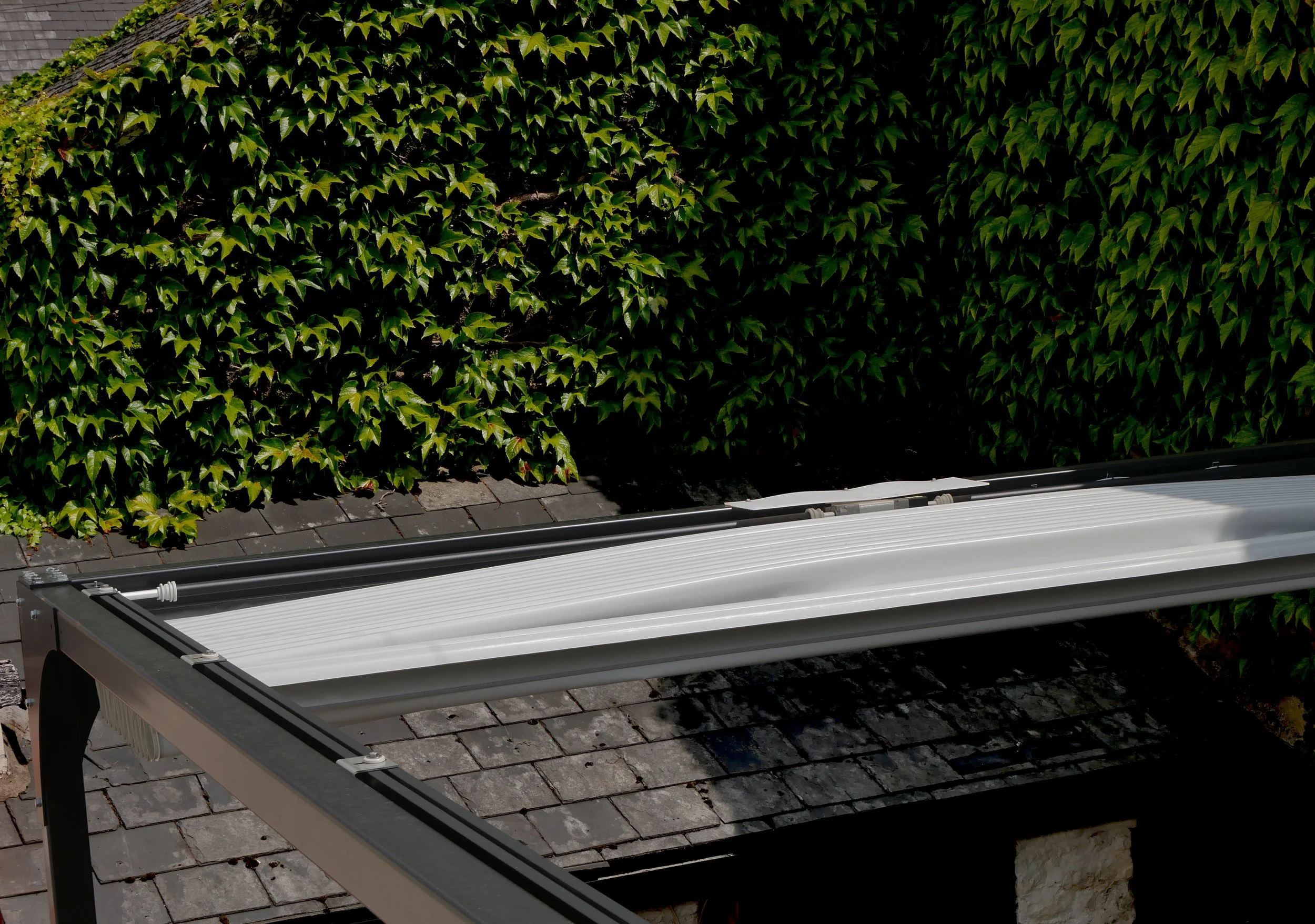 Minimal Flat Retractable Roof - 1 Town Hall Square Cowbridge