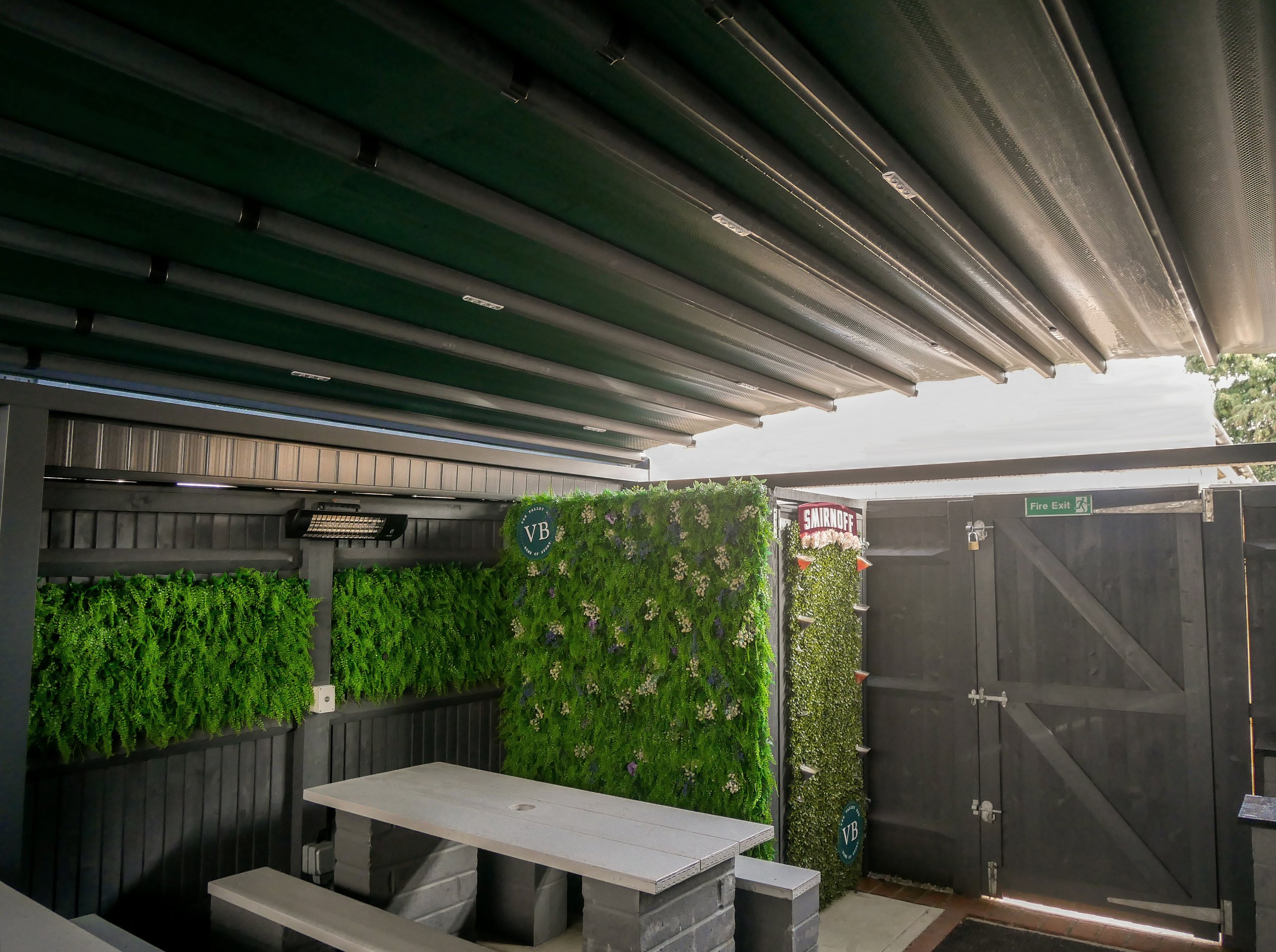 Curved Retractable Roof - Valley Bar Worthing