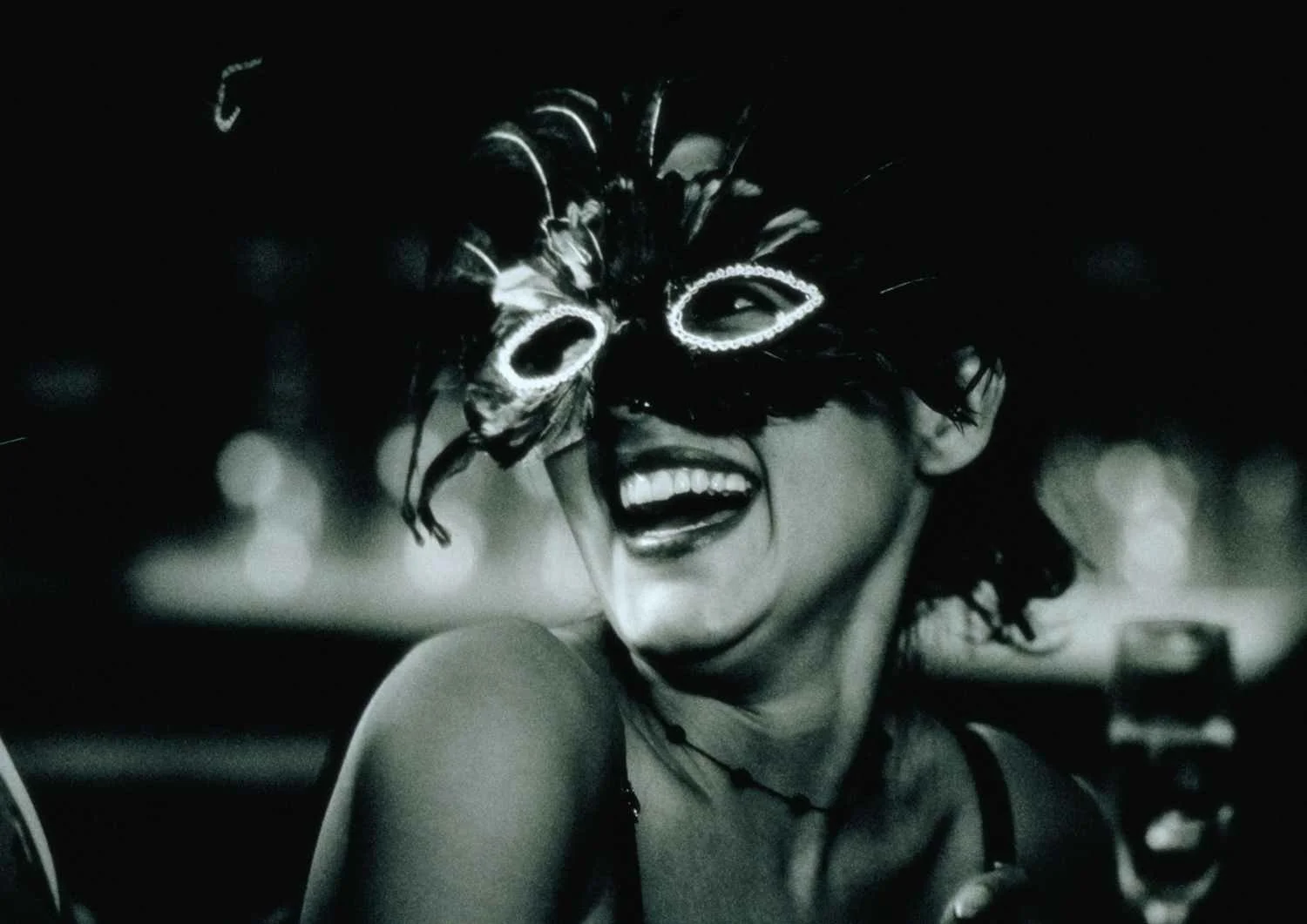 How to Host a Masquerade Ball Party — Weeno Social | Party Planning ...