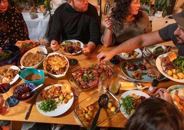 26 Best Thanksgiving Themes for Your Celebration — Weeno Social | Party ...