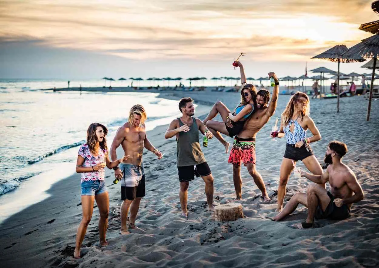 How To Host A Beach Themed Party in Your Garden - 7 Steps to Success ...