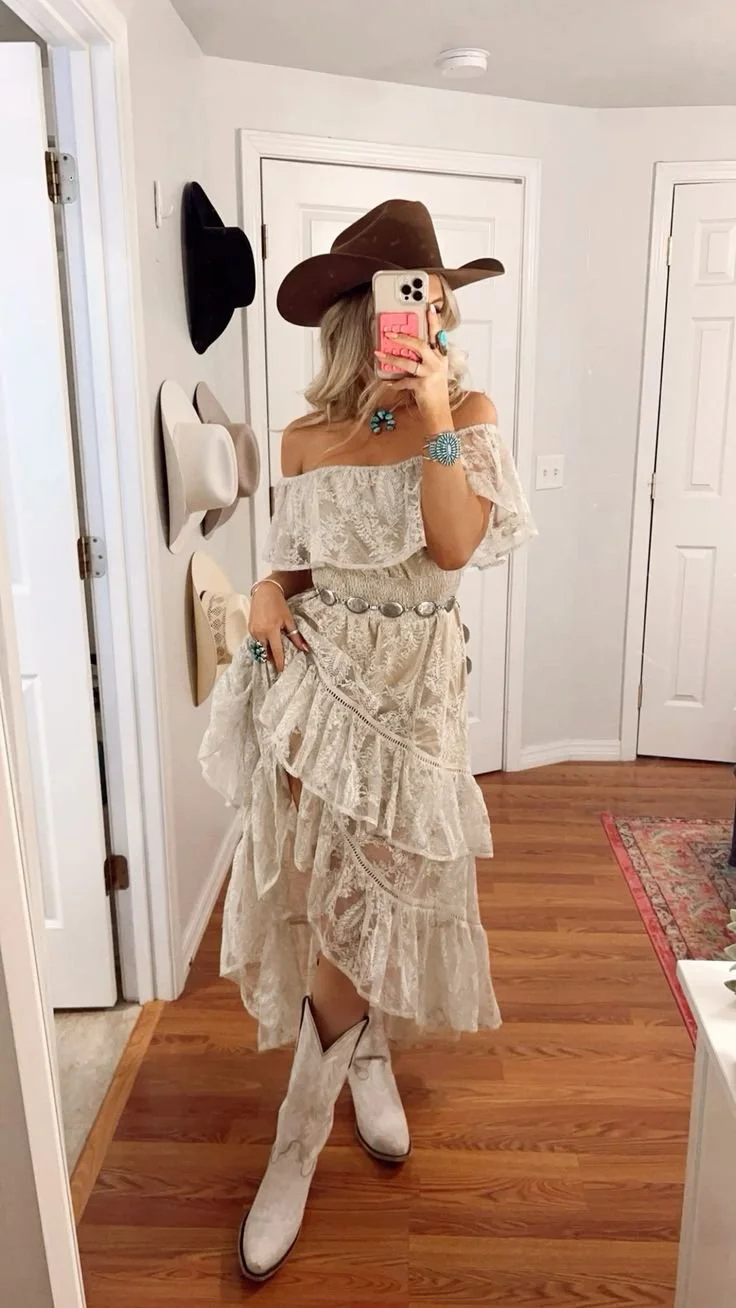 Festival Outfit Ideas for Women — Weeno Social | Party Planning Made Easy