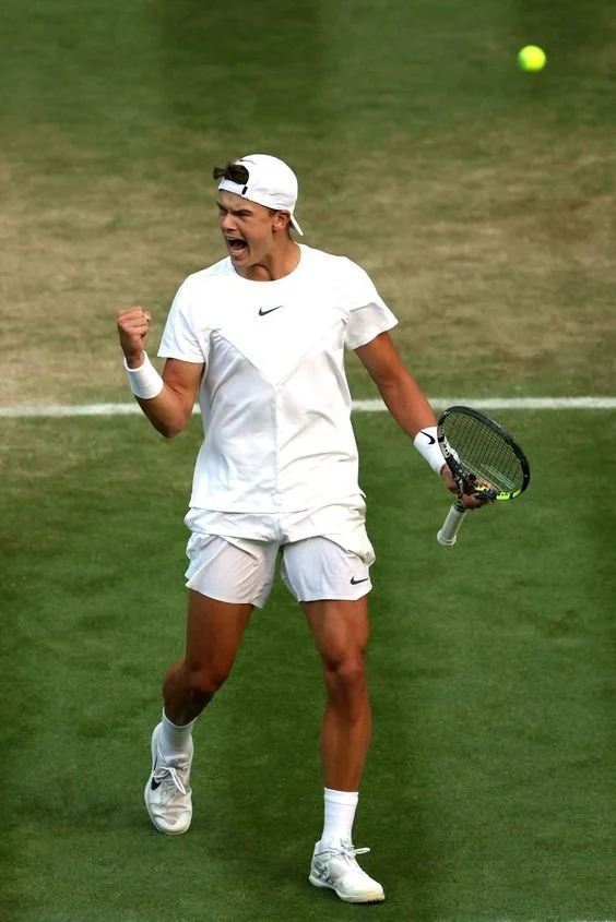 Tennis Inspired Outfits for Men - The Tennis Aesthetic — Weeno Social ...