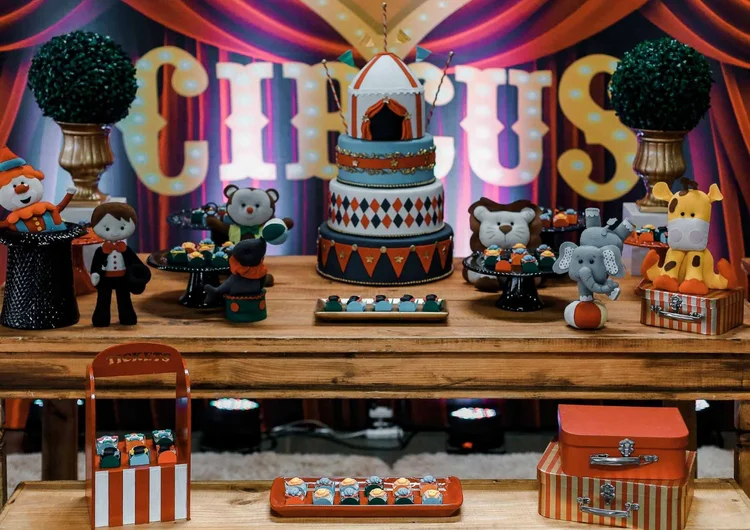How to Host a Circus Themed Party — Weeno Social | Party Planning Made Easy