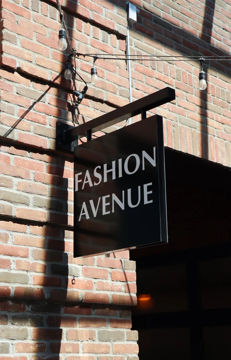 FASHION AVENUE