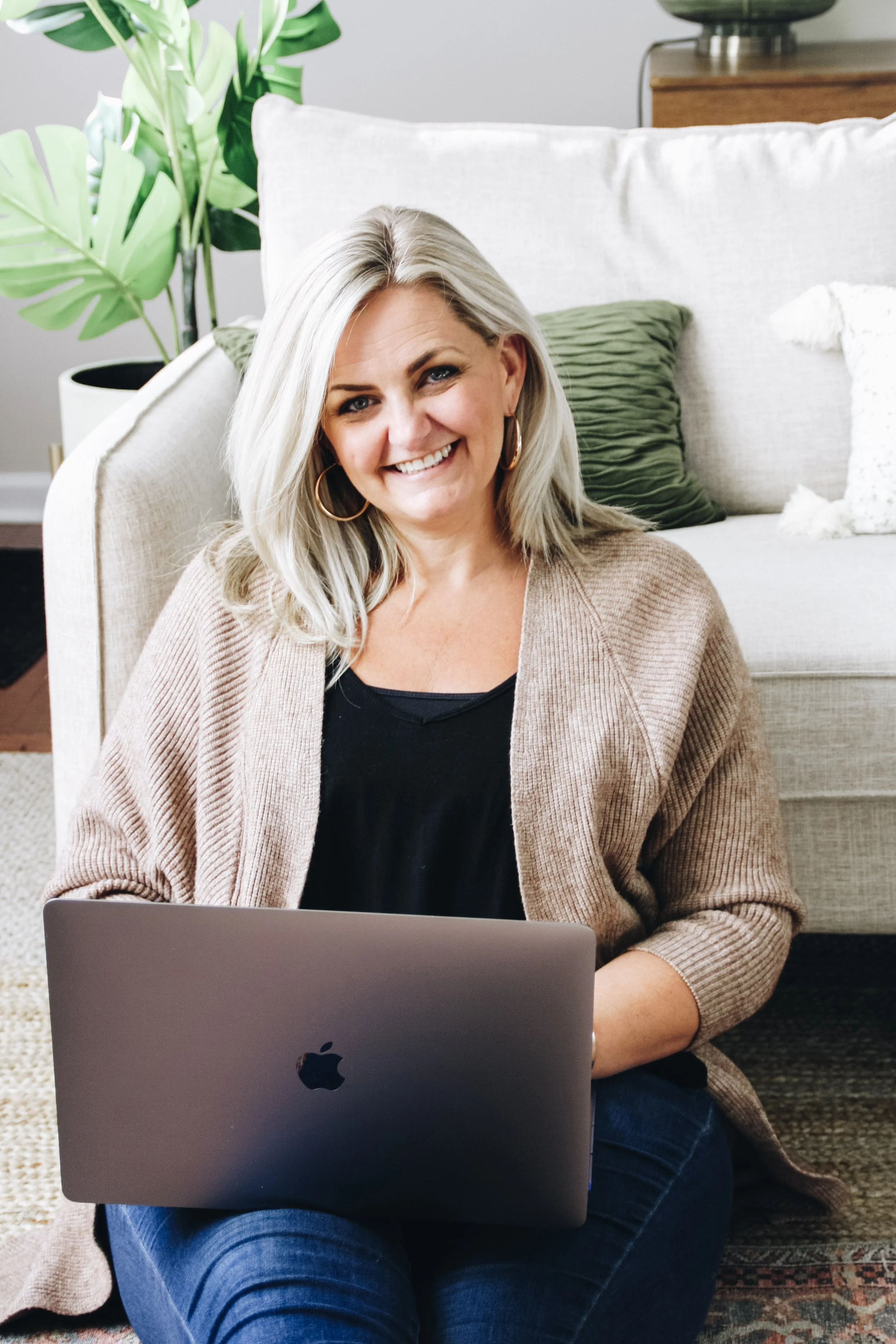 Contact — Ashley Morgan Jackson