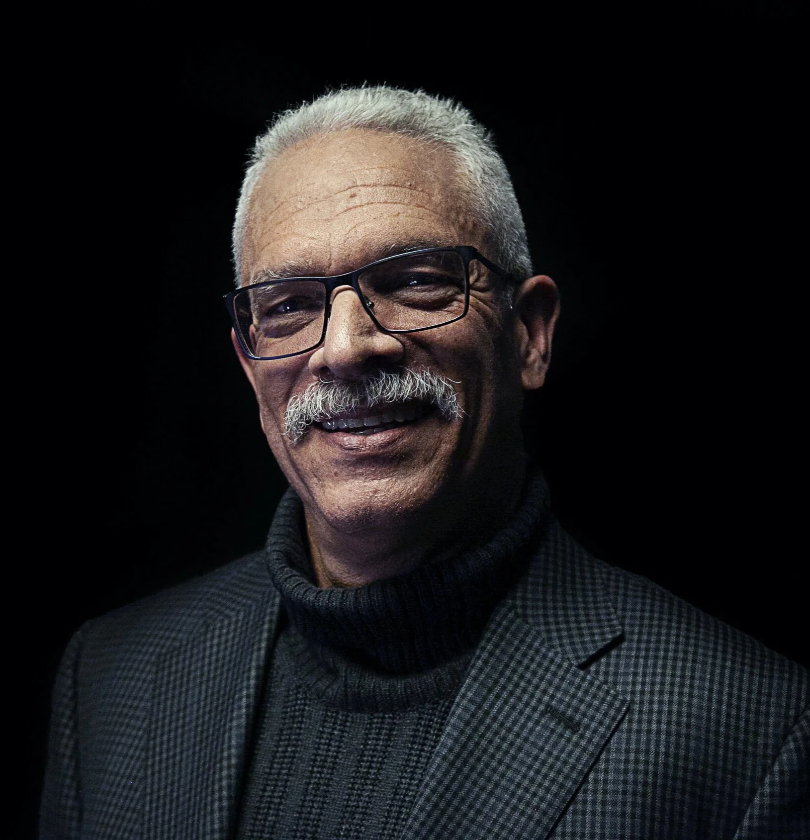 About — M. Hanks Gallery