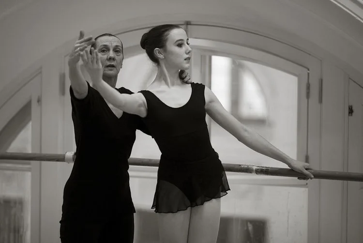 TikTok Sensation Isabella McGuire Mayes on Ballet Training, Discipline ...