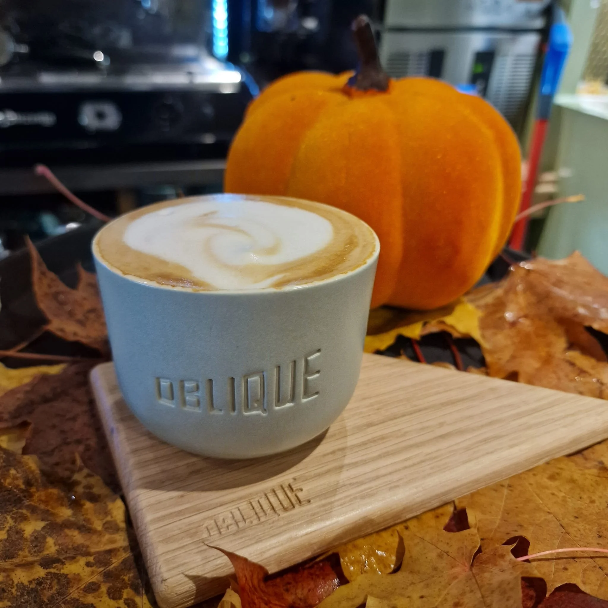 Oblique cafe bar kitchen