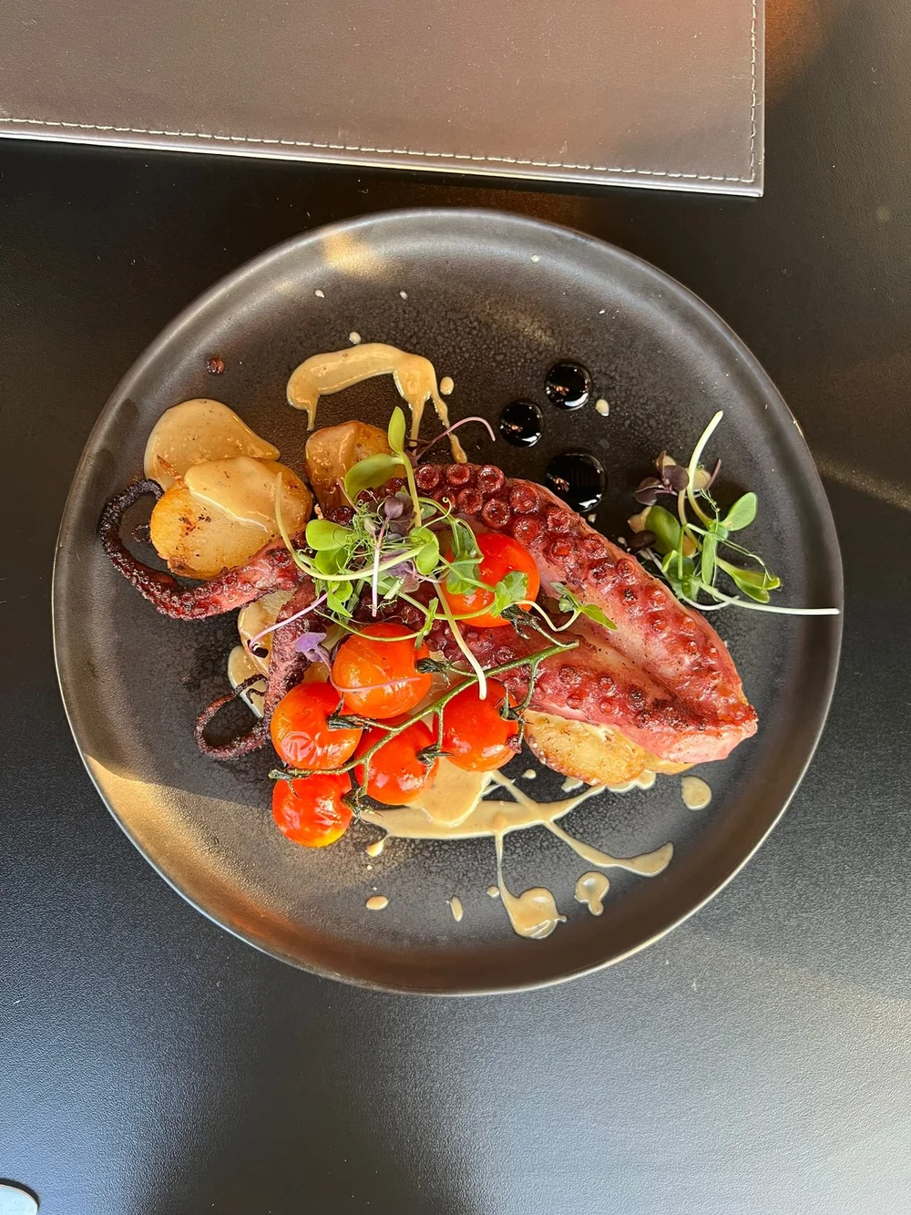 Oblique cafe bar kitchen