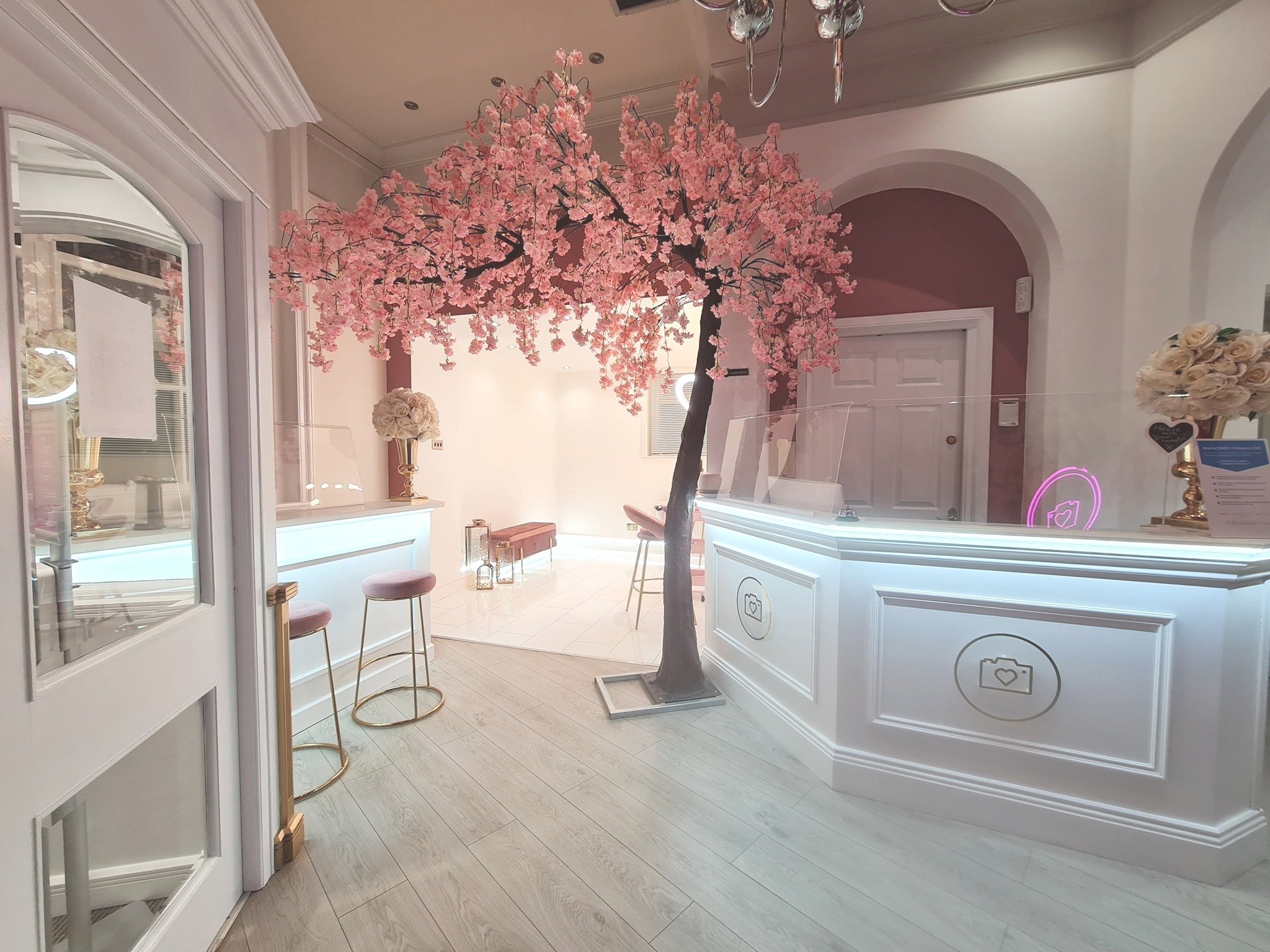Curves Boudoir Studios - Home