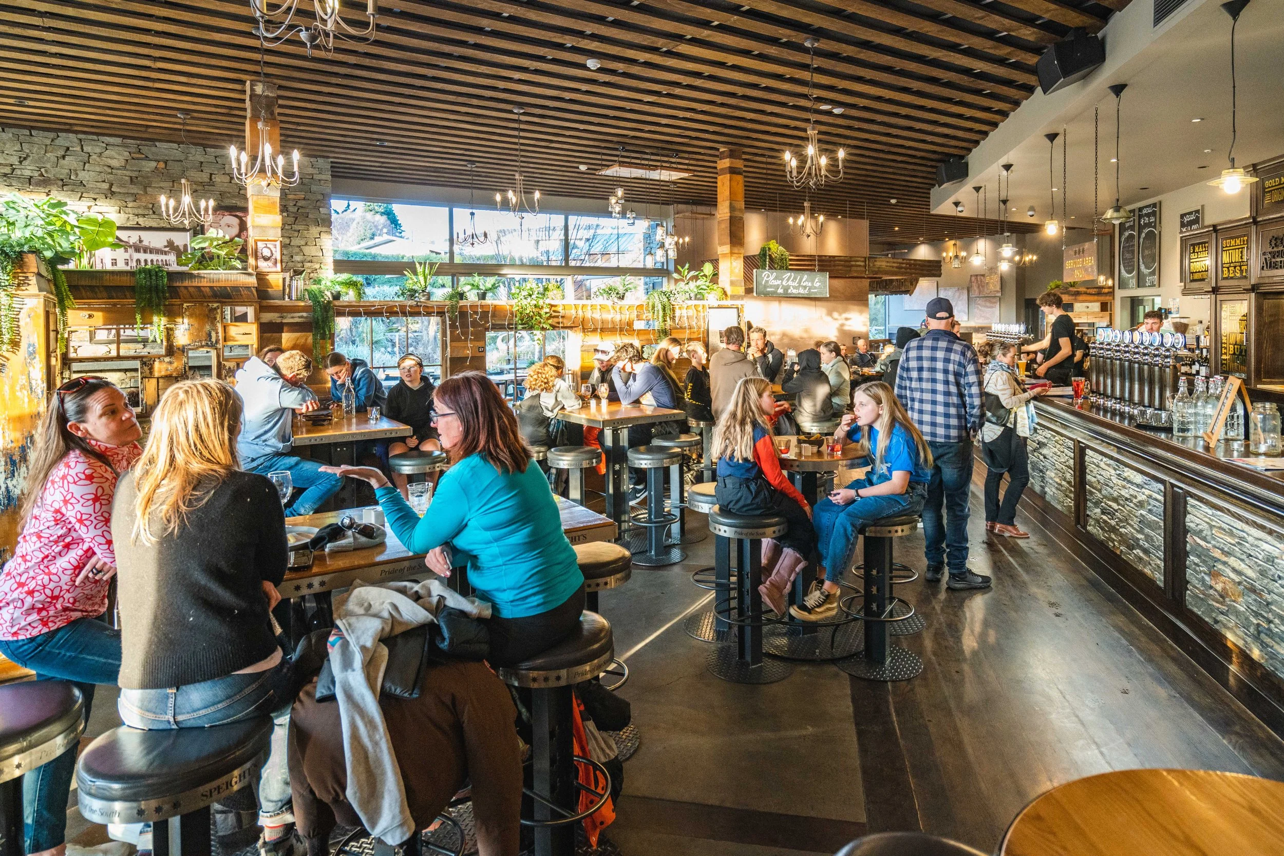 Speight’s Ale House Wanaka | Lakefront Pub Dining in Wānaka CBD ...