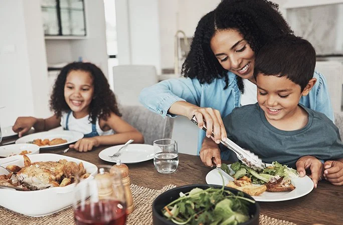 How to create a good mealtime environment for your kids — Holistic ...