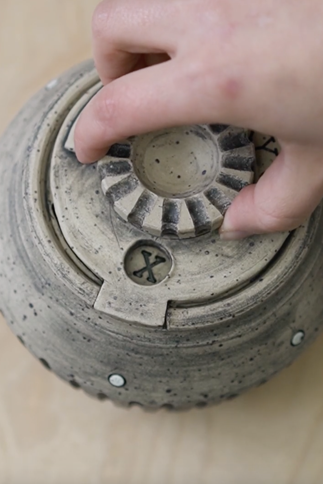 How I made a Locking Jar — pottery to the people