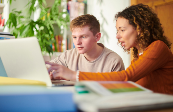 The Benefits of College Tutoring Services — GrowingMindsAAC