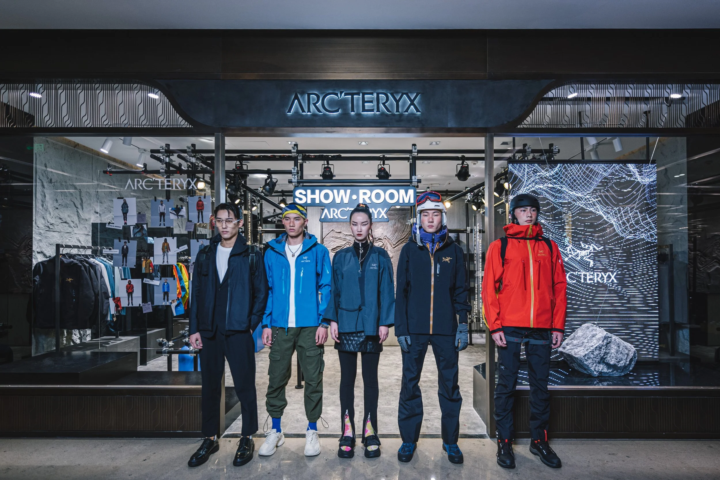 ARC'TERYX ALPHA SL SHOWROOM — 3125C