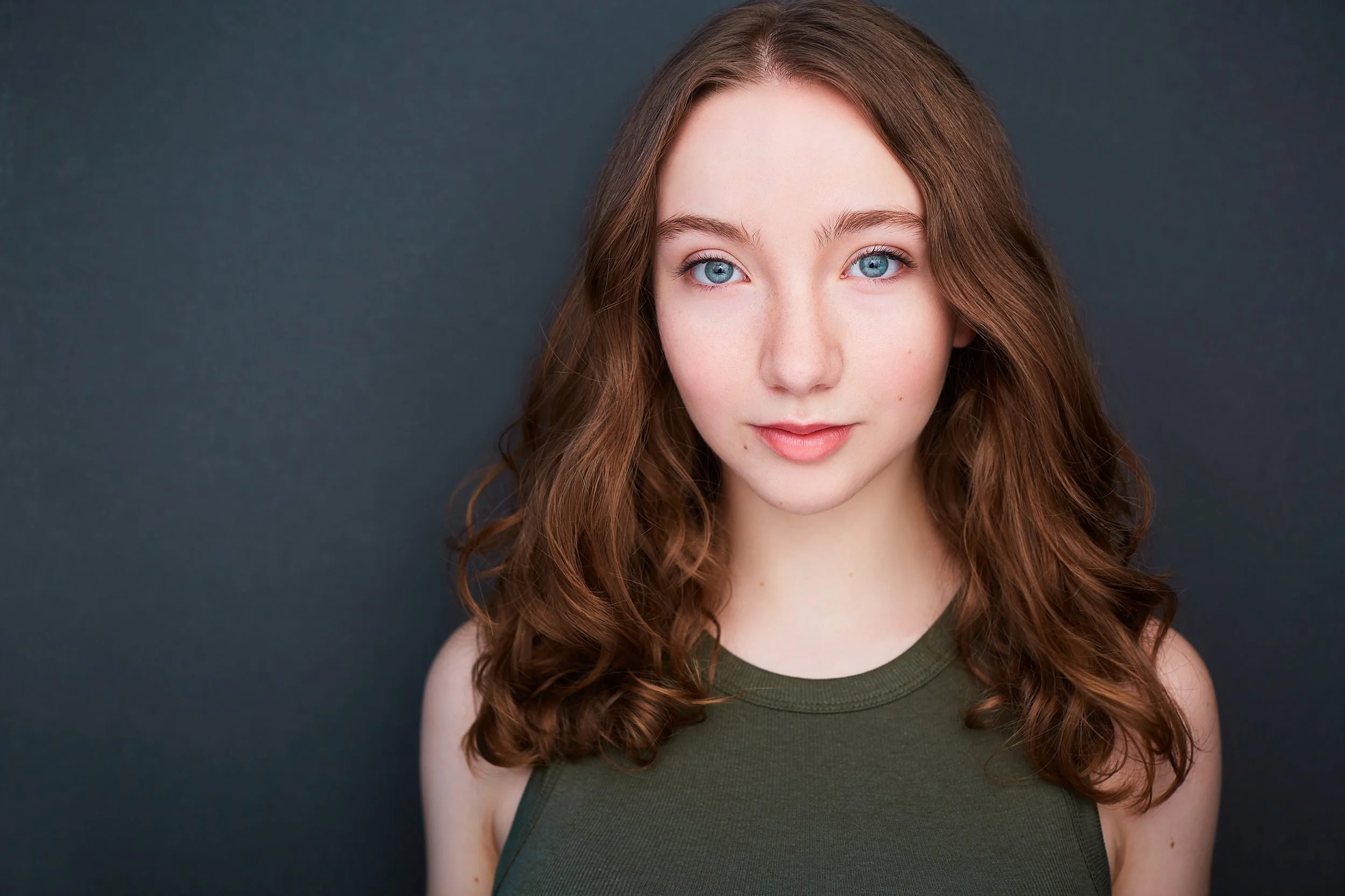 Headshot+Resume — Jackie Scholl