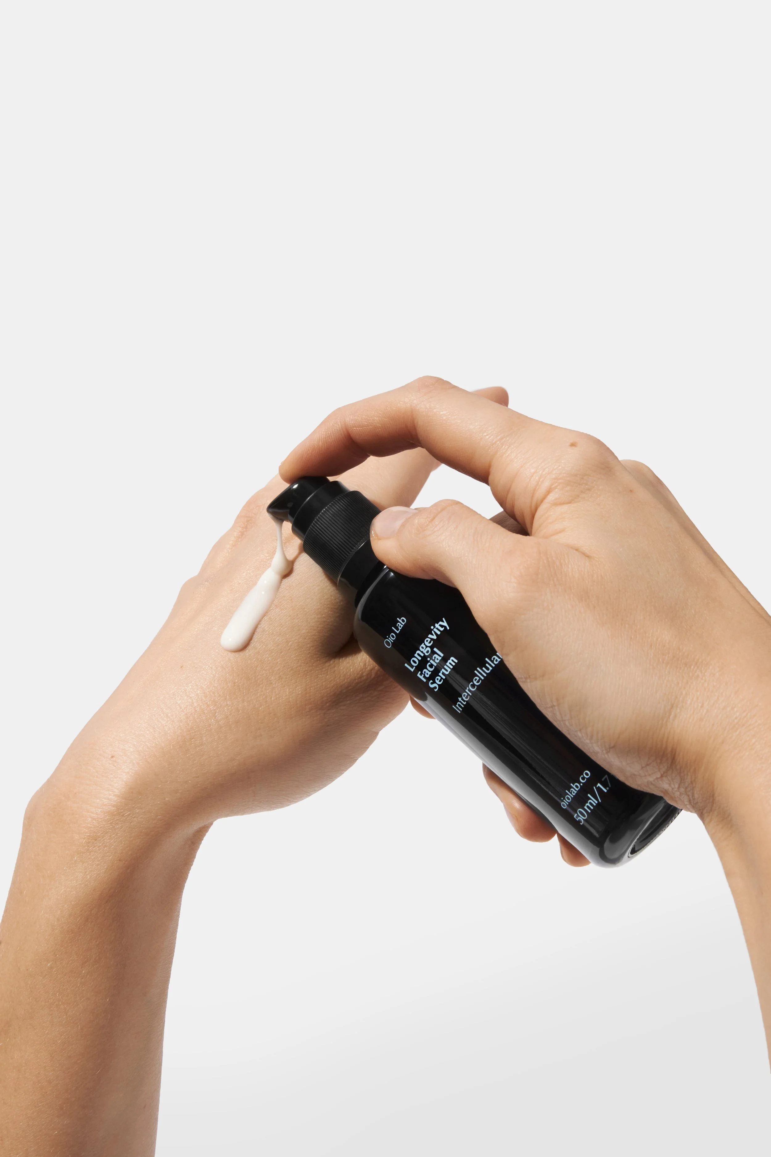 Testing Oio Lab’s INTERCELLULAR and the Long Game of Skin Longevity ...