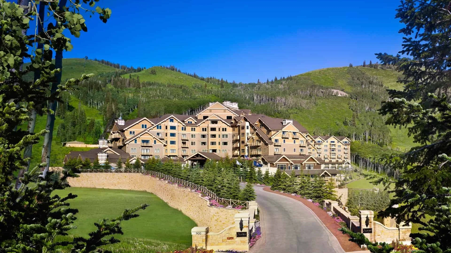 Montage — Pinnacle Design/Build Group, Inc. - Retaining Walls