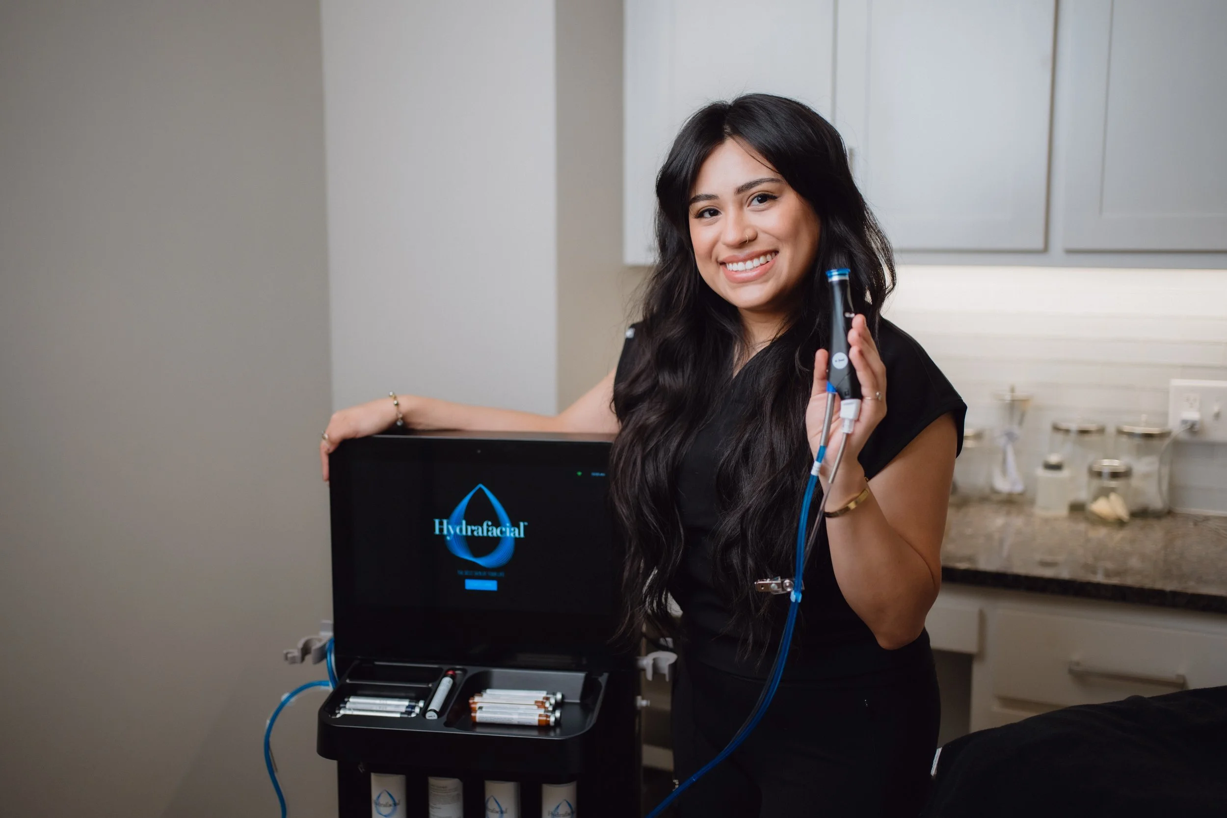 Hydrafacial vs Chemical Peel: Which Is Better for Your Skin Goals? — O ...
