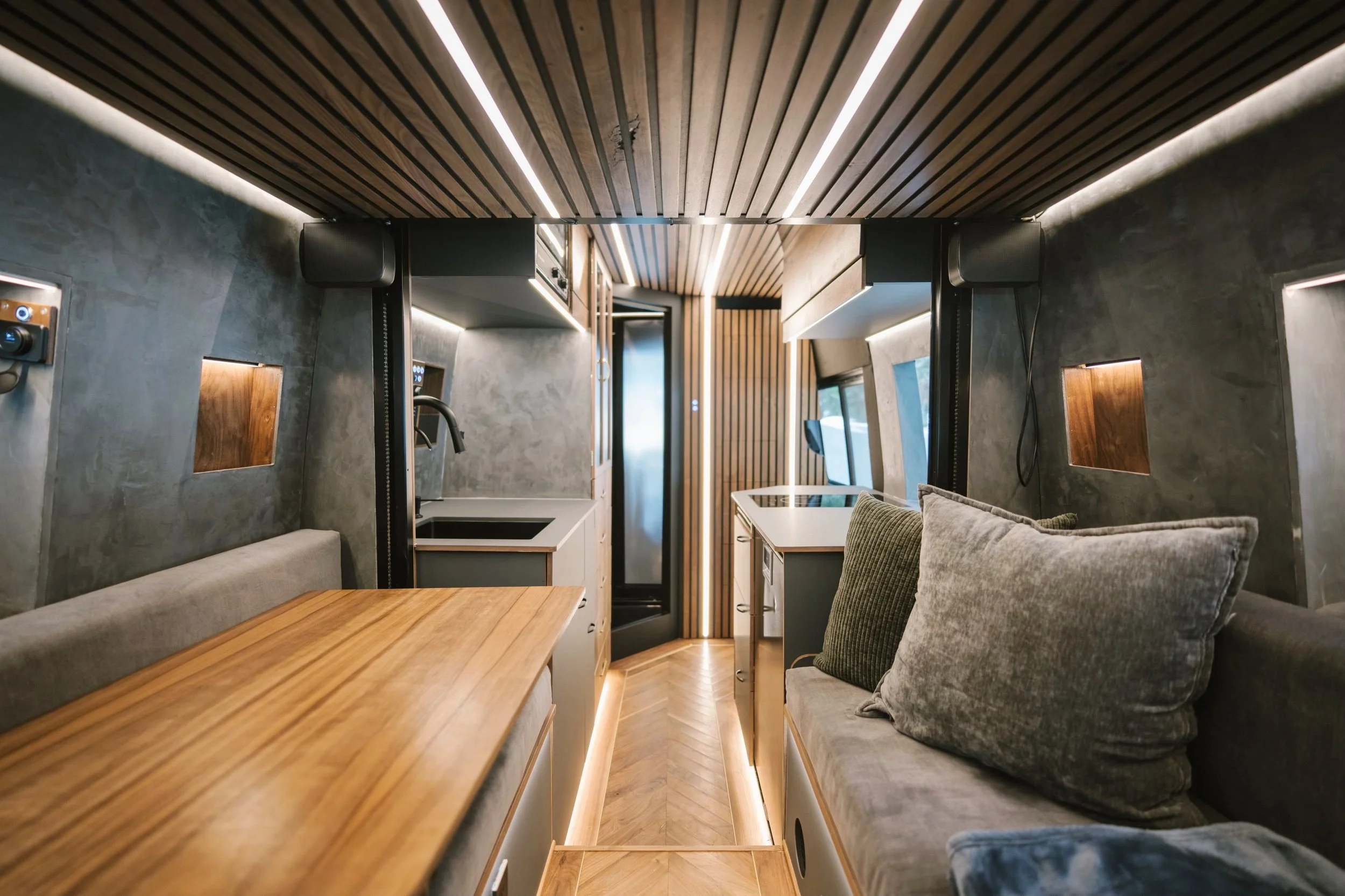 CAMPERVANS — Ravizza Luxury Vans