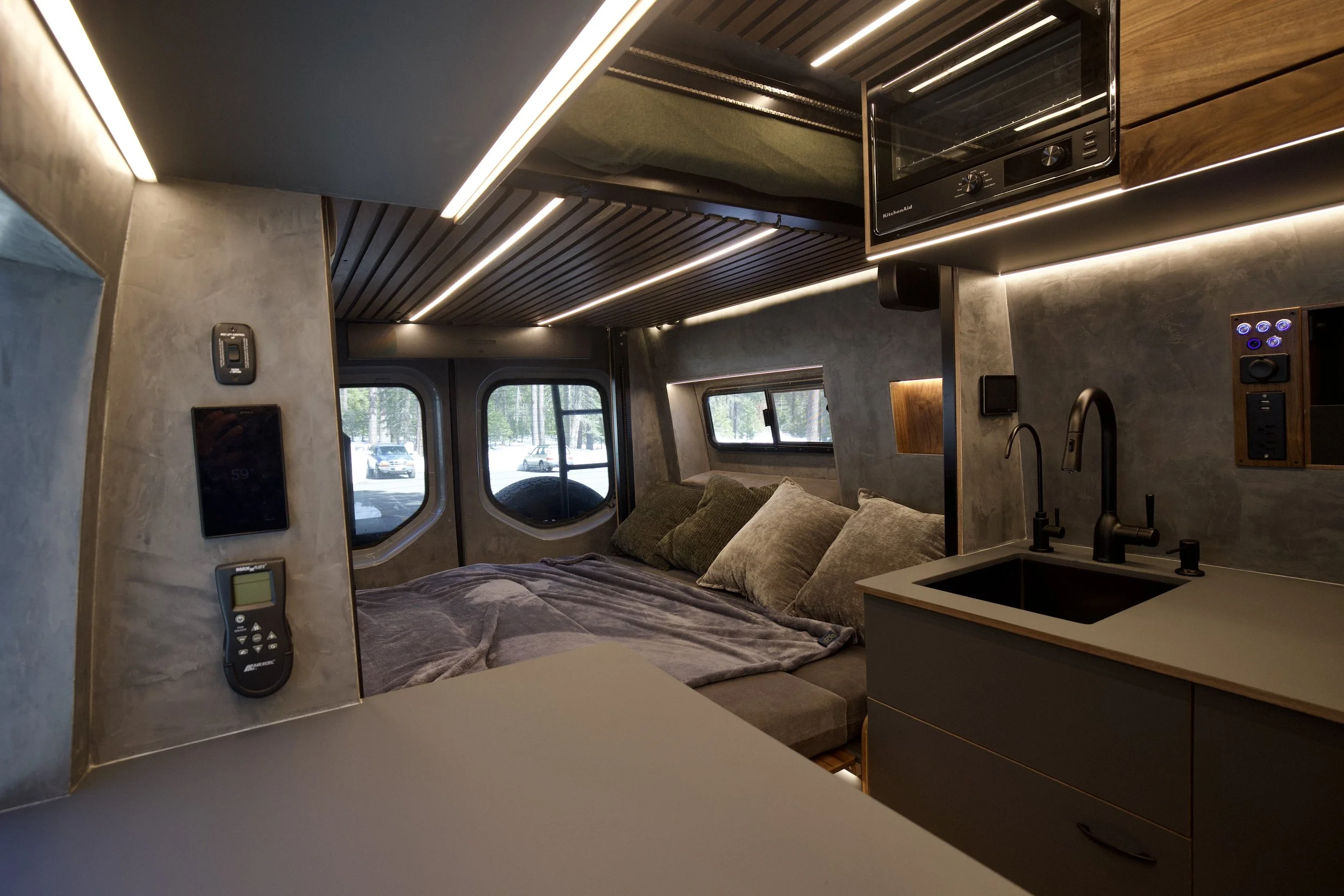 Ravizza Luxury Vans