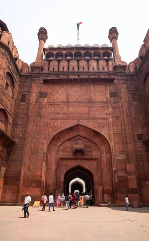 The Ultimate Guide to Delhi's Iconic Red Fort — Adventures of Jellie