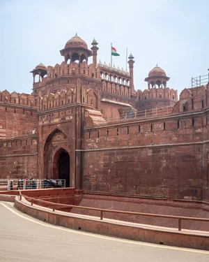 The Ultimate Guide to Delhi's Iconic Red Fort — Adventures of Jellie